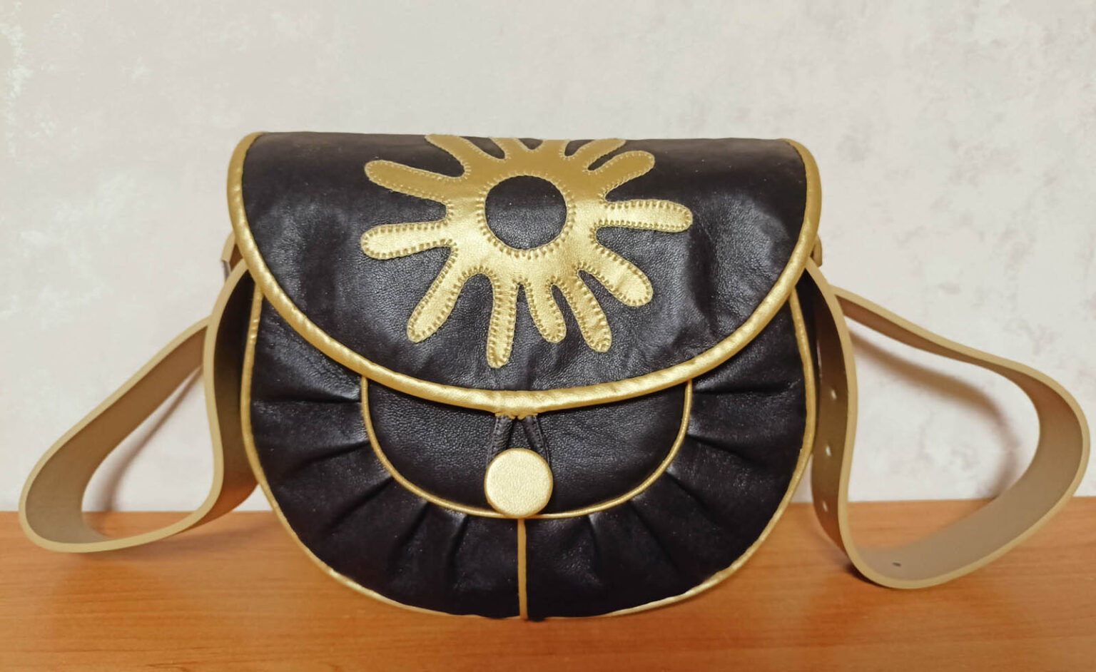 Products of the master of Sami handicraft - AIVAN Network